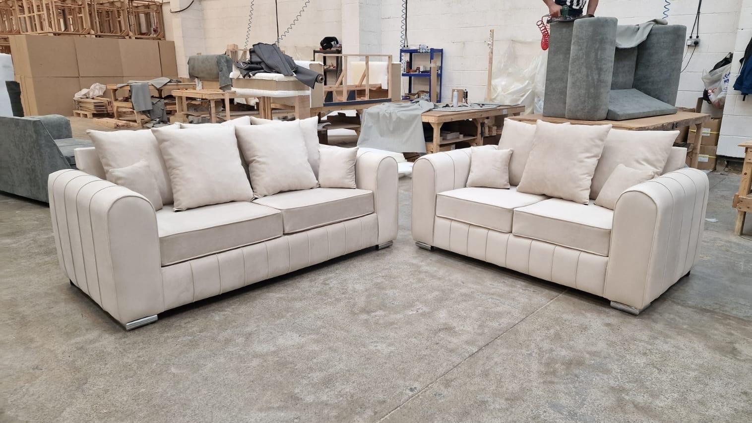 Lilly chesterfield sofa store